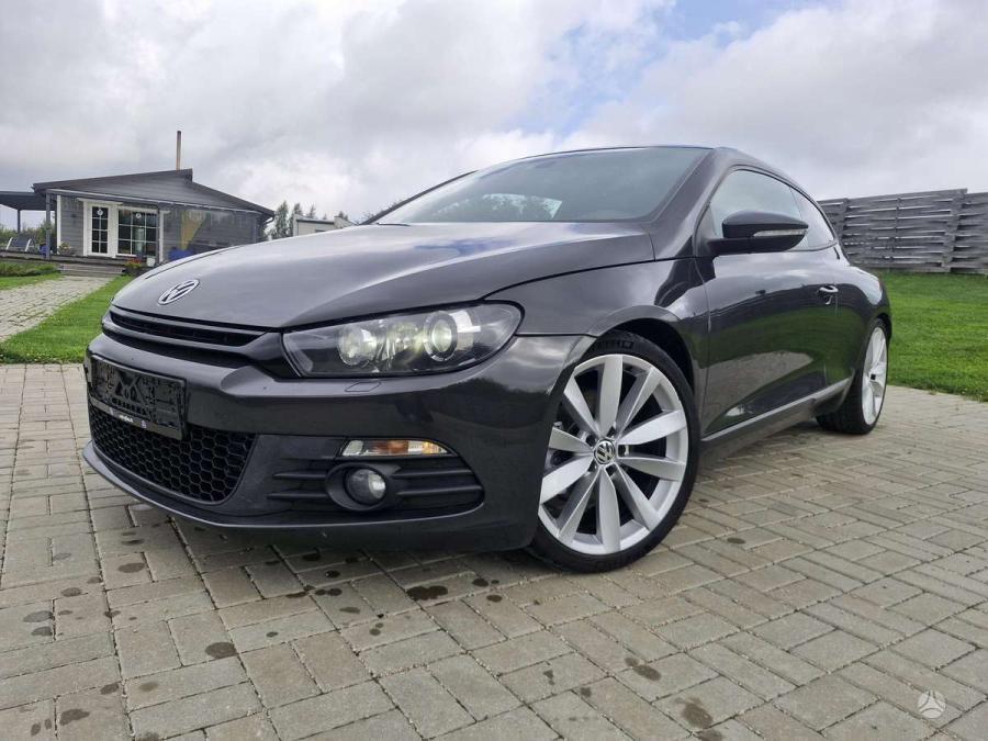 Brown Volkswagen Scirocco 2011 in Vilnius, with an engine capacity of 1.39 L and mileage of 182 thousand km for 6300 €, photo 1 on AUTOMOTO.COM.LV