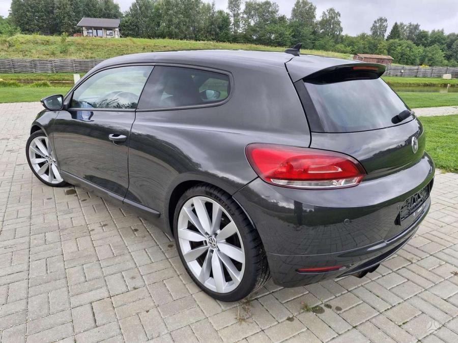 Brown Volkswagen Scirocco 2011 in Vilnius, with an engine capacity of 1.39 L and mileage of 182 thousand km for 6300 €, photo 3 on AUTOMOTO.COM.LV