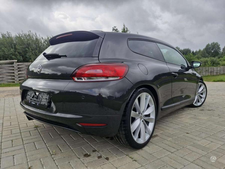 Brown Volkswagen Scirocco 2011 in Vilnius, with an engine capacity of 1.39 L and mileage of 182 thousand km for 6300 €, photo 5 on AUTOMOTO.COM.LV