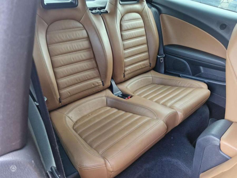 Brown Volkswagen Scirocco 2011 in Vilnius, with an engine capacity of 1.39 L and mileage of 182 thousand km for 6300 €, photo 13 on AUTOMOTO.COM.LV
