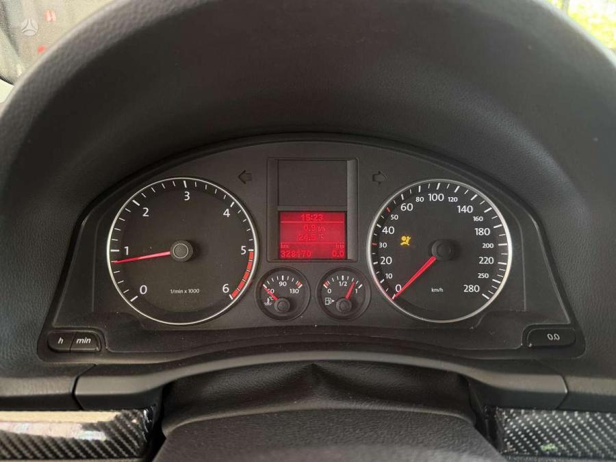Grey Volkswagen Scirocco 2009 in Trakai, with an engine capacity of 2.00 L and mileage of 328 thousand km for 3500 €, photo 15 on AUTOMOTO.COM.LV
