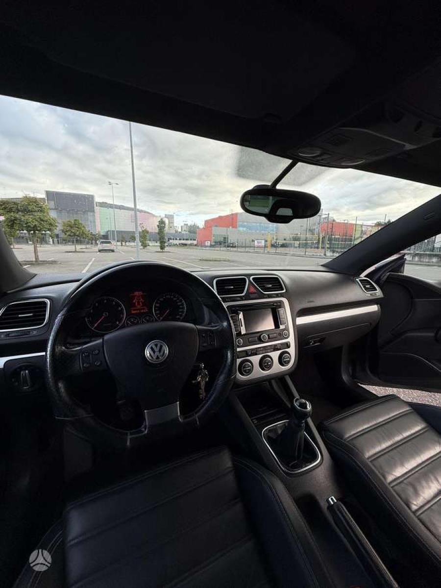Grey Volkswagen Scirocco 2009 in Panevezys, with an engine capacity of 1.39 L and mileage of 304 thousand km for 3900 €, photo 10 on AUTOMOTO.COM.LV