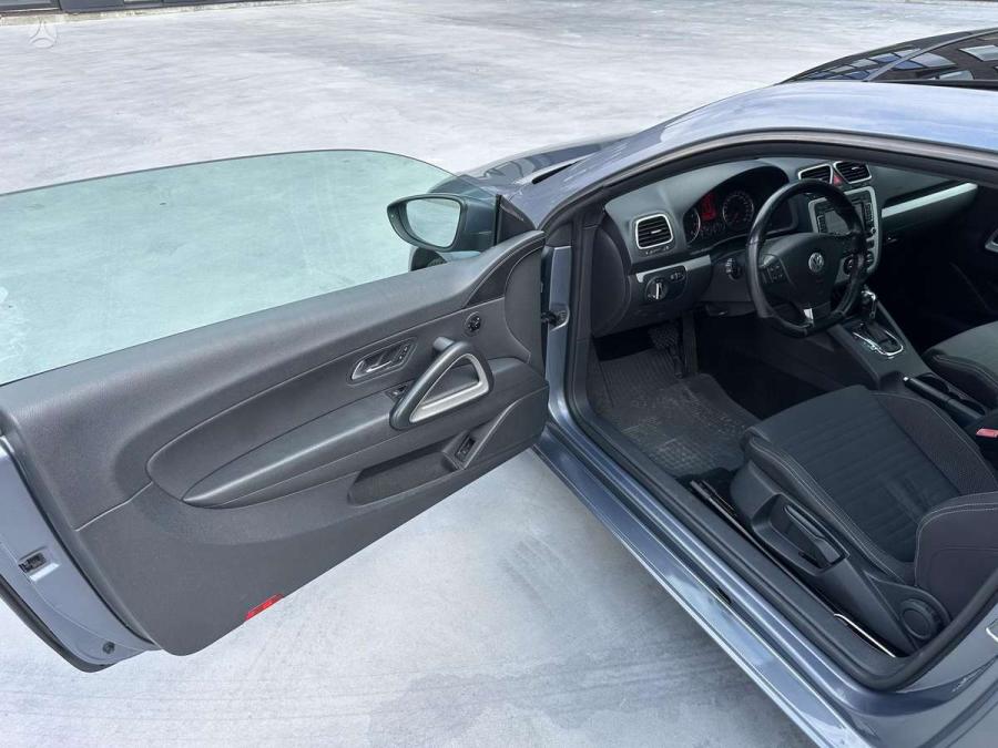 Grey Volkswagen Scirocco 2008 in Kaunas, with an engine capacity of 1.98 L and mileage of 236 thousand km for 5380 €, photo 13 on AUTOMOTO.COM.LV