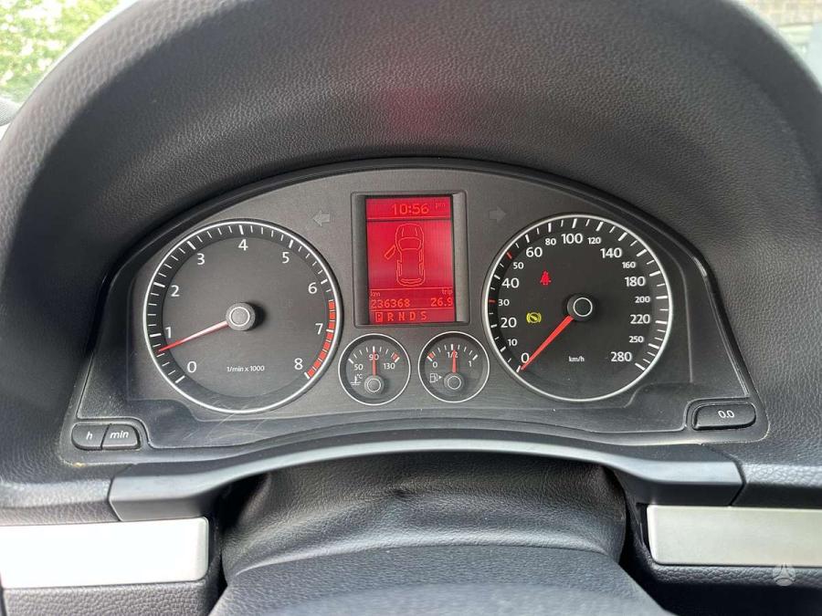 Grey Volkswagen Scirocco 2008 in Kaunas, with an engine capacity of 1.98 L and mileage of 236 thousand km for 5380 €, photo 18 on AUTOMOTO.COM.LV
