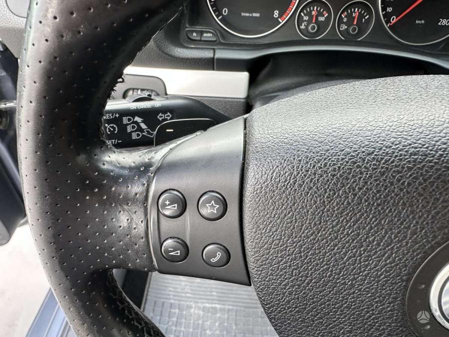 Grey Volkswagen Scirocco 2008 in Kaunas, with an engine capacity of 1.98 L and mileage of 236 thousand km for 5380 €, photo 19 on AUTOMOTO.COM.LV