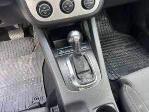 Grey Volkswagen Scirocco 2008 in Kaunas, with an engine capacity of 1.98 L and mileage of 236 thousand km for 5380 €, photo 25 on AUTOMOTO.COM.LV