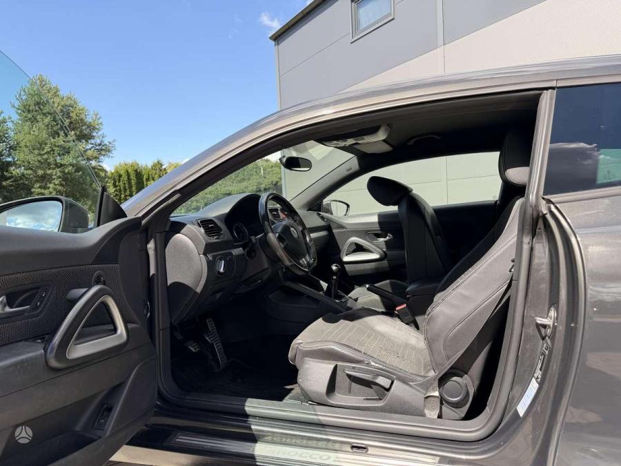 Grey Volkswagen Scirocco 2009 in Vilnius, with an engine capacity of 1.40 L and mileage of 267 thousand km for 4300 €, photo 18 on AUTOMOTO.COM.LV