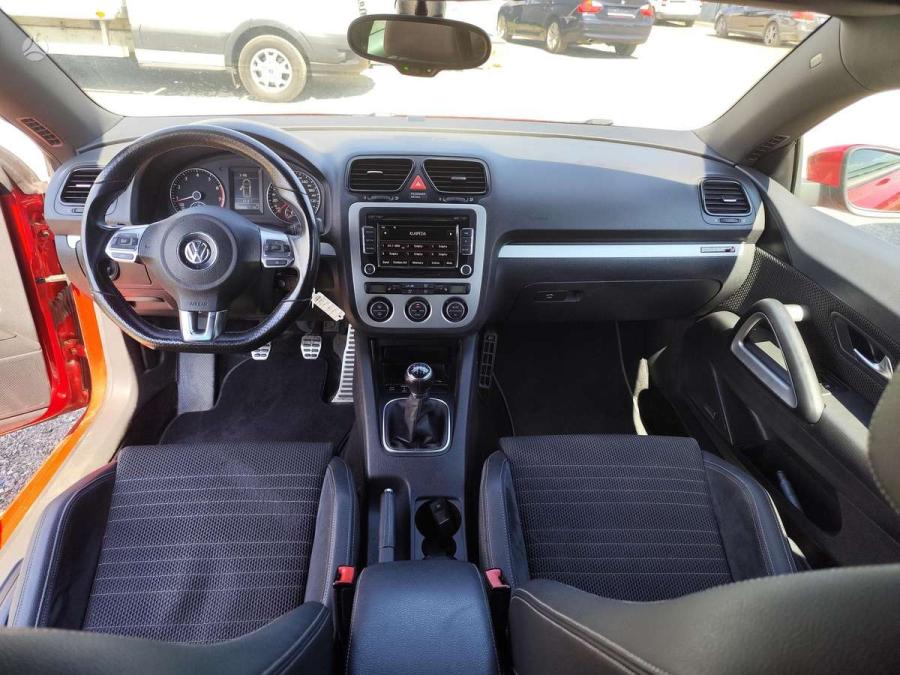 Red Volkswagen Scirocco 2009 in Klaipeda, with an engine capacity of 1.40 L and mileage of 115 thousand km for 3000 €, photo 4 on AUTOMOTO.COM.LV