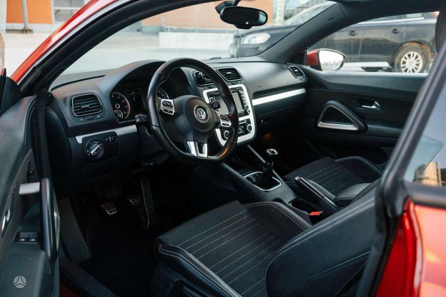 Red Volkswagen Scirocco 2011 in Vilnius, with an engine capacity of 1.40 L and mileage of 141 thousand km for 5000 €, photo 15 on AUTOMOTO.COM.LV