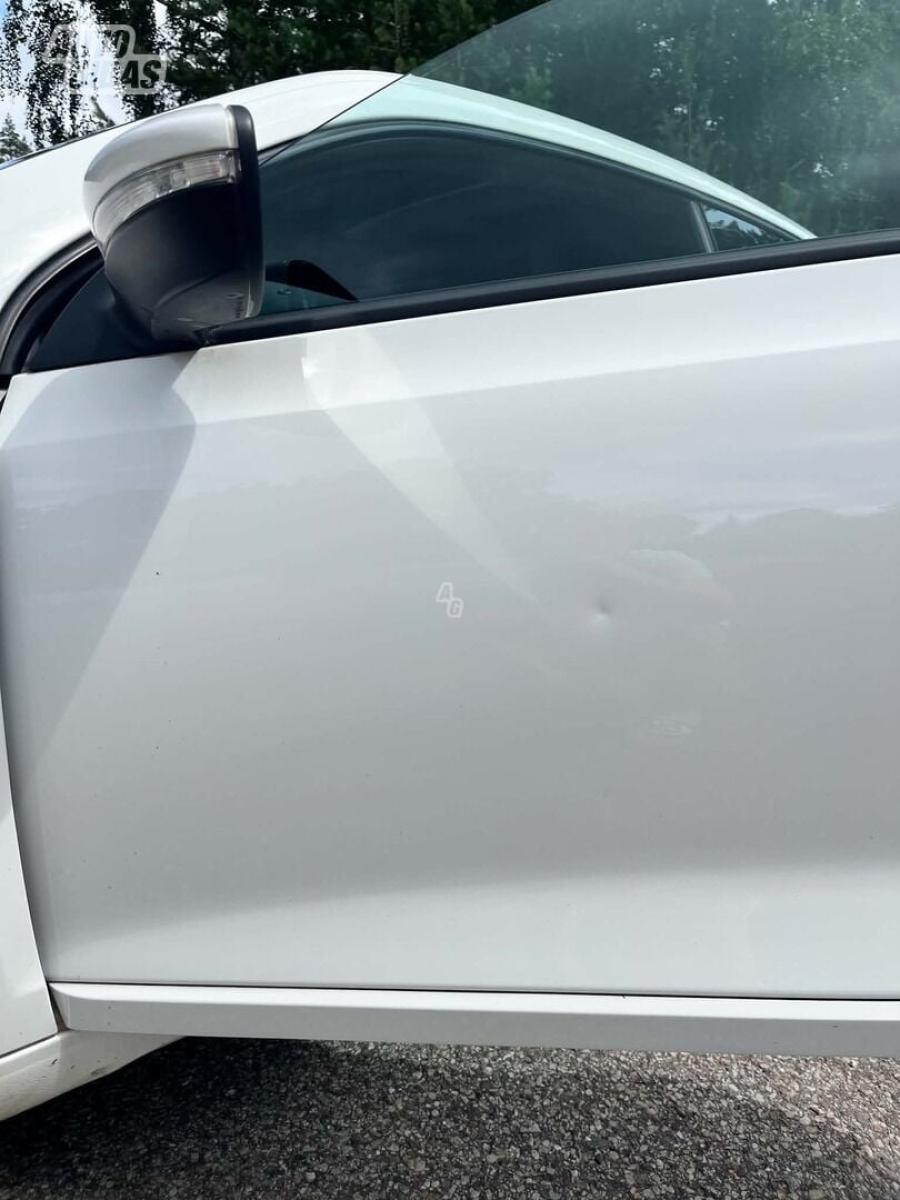 Balts Volkswagen Scirocco 2009 Kauņa, ar dzinēja tilpumu 2.00 L un nobraukumu 291 tūkst. km par 5200 €, foto 17 vietnē AUTOMOTO.COM.LV
