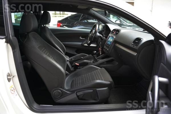 White Volkswagen Scirocco 2009 in Riga, with an engine capacity of 1.40 L and mileage of 188 thousand km for 4950 €, photo 9 on AUTOMOTO.COM.LV