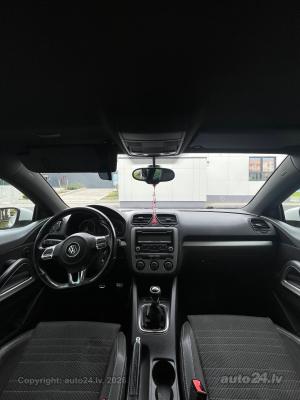 White Volkswagen Scirocco 2009 in Tallinn, with an engine capacity of 2.00 L and mileage of 406 thousand km for 4999 €, photo 5 on AUTOMOTO.COM.LV