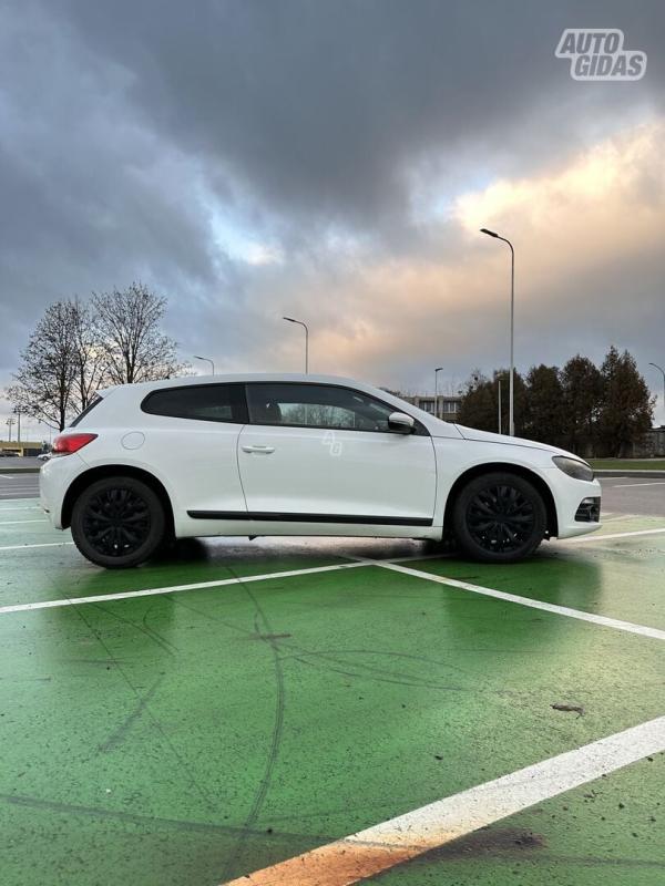 Balts Volkswagen Scirocco 2010 Kauņa, ar dzinēja tilpumu 1.40 L un nobraukumu 283 tūkst. km par 4650 €, foto 4 vietnē AUTOMOTO.COM.LV