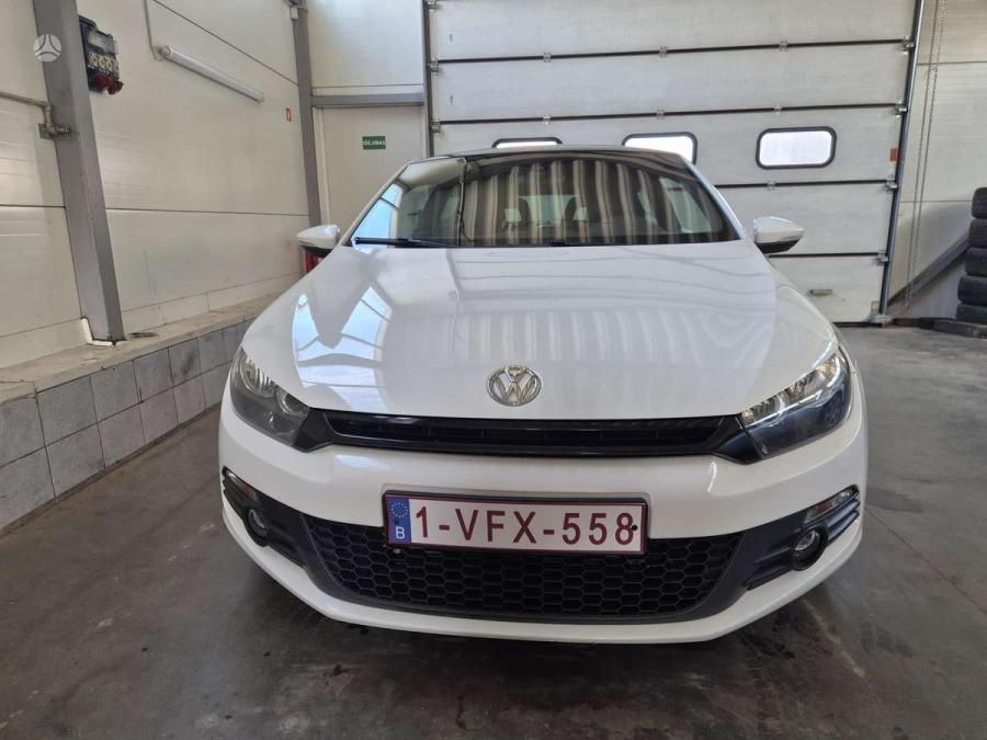 White Volkswagen Scirocco 2012 in Raseiniai, with an engine capacity of 1.97 L and mileage of 260 thousand km for 5950 €, photo 7 on AUTOMOTO.COM.LV
