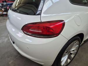 White Volkswagen Scirocco 2012 in Raseiniai, with an engine capacity of 1.97 L and mileage of 260 thousand km for 5950 €, photo 8 on AUTOMOTO.COM.LV