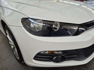 White Volkswagen Scirocco 2012 in Raseiniai, with an engine capacity of 1.97 L and mileage of 260 thousand km for 5950 €, photo 9 on AUTOMOTO.COM.LV