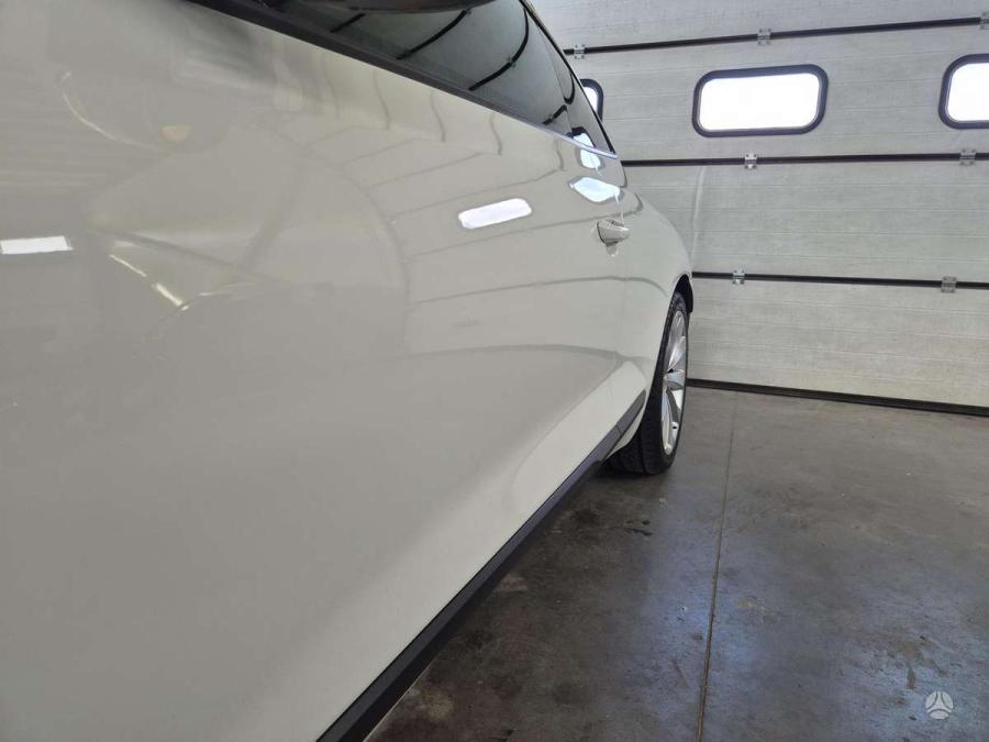 White Volkswagen Scirocco 2012 in Raseiniai, with an engine capacity of 1.97 L and mileage of 260 thousand km for 5950 €, photo 11 on AUTOMOTO.COM.LV