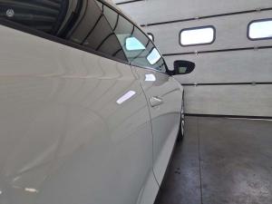 White Volkswagen Scirocco 2012 in Raseiniai, with an engine capacity of 1.97 L and mileage of 260 thousand km for 5950 €, photo 12 on AUTOMOTO.COM.LV