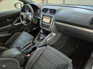 White Volkswagen Scirocco 2012 in Raseiniai, with an engine capacity of 1.97 L and mileage of 260 thousand km for 5950 €, photo 22 on AUTOMOTO.COM.LV