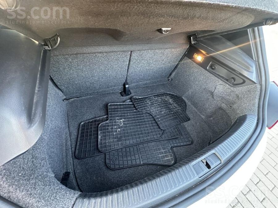 Balts Volkswagen Scirocco 2014 Rīga, ar dzinēja tilpumu 2.00 L un nobraukumu 192 tūkst. km par 7400 €, foto 14 vietnē AUTOMOTO.COM.LV