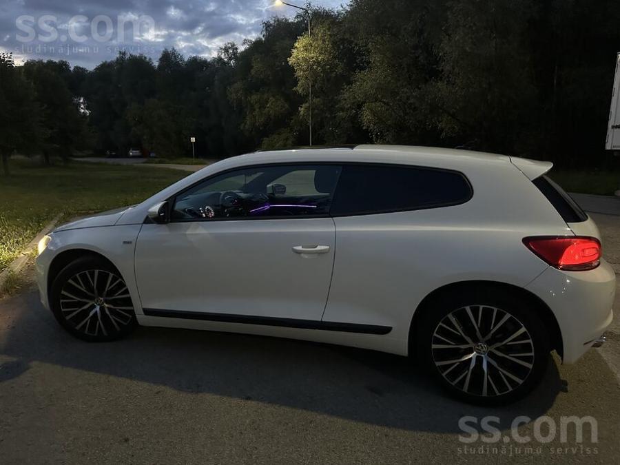 Balts Volkswagen Scirocco 2014 Rīga, ar dzinēja tilpumu 2.00 L un nobraukumu 192 tūkst. km par 6700 €, foto 4 vietnē AUTOMOTO.COM.LV