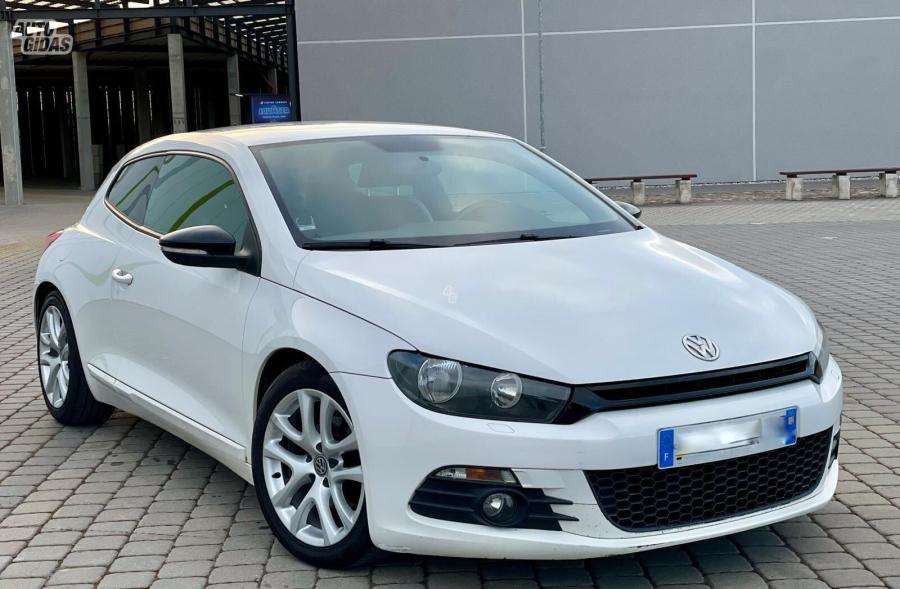 White Volkswagen Scirocco 2009 in Raseiniai, with an engine capacity of 2.00 L and mileage of 230 thousand km for 3999 €, photo 1 on AUTOMOTO.COM.LV