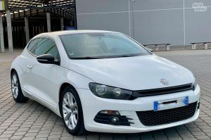 White Volkswagen Scirocco 2009 in Raseiniai, with an engine capacity of 2.00 L and mileage of 230 thousand km for 3999 €, photo 3 on AUTOMOTO.COM.LV
