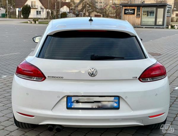 White Volkswagen Scirocco 2009 in Raseiniai, with an engine capacity of 2.00 L and mileage of 230 thousand km for 3999 €, photo 4 on AUTOMOTO.COM.LV