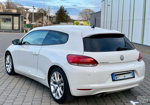 White Volkswagen Scirocco 2009 in Raseiniai, with an engine capacity of 2.00 L and mileage of 230 thousand km for 3999 €, photo 5 on AUTOMOTO.COM.LV