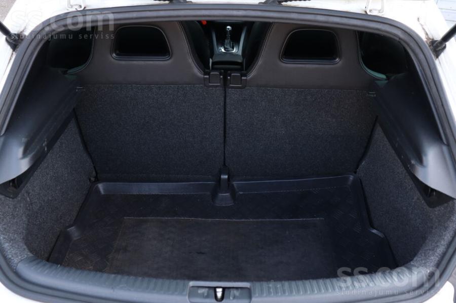 Balts Volkswagen Scirocco 2009 Valmiera, ar dzinēja tilpumu 2.00 L un nobraukumu 0 tūkst. km par 5900 €, foto 12 vietnē AUTOMOTO.COM.LV
