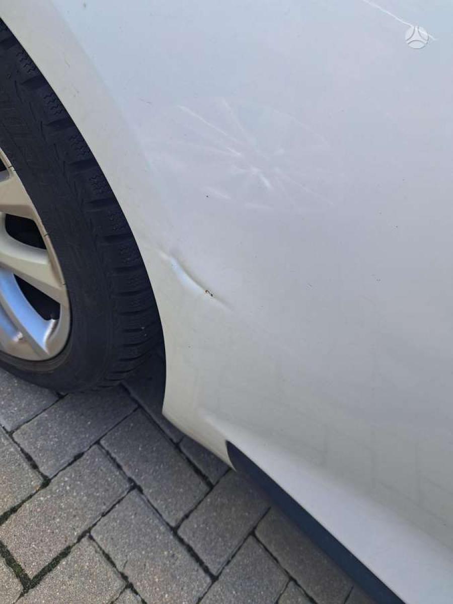 White Volkswagen Scirocco 2009 in Vilnius, with an engine capacity of 1.40 L and mileage of 248 thousand km for 2500 €, photo 12 on AUTOMOTO.COM.LV
