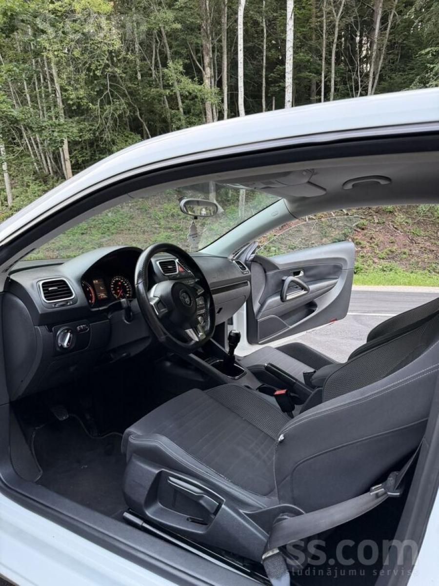 White Volkswagen Scirocco 2010 in Riga, with an engine capacity of 1.40 L and mileage of 253 thousand km for 5800 €, photo 6 on AUTOMOTO.COM.LV