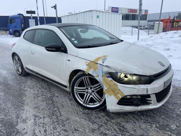 White Volkswagen Scirocco 2012 in Taurage, with an engine capacity of 2.00 L and mileage of 354 thousand km for 5700 €, photo 3 on AUTOMOTO.COM.LV