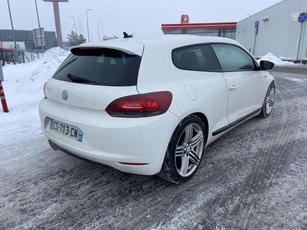White Volkswagen Scirocco 2012 in Taurage, with an engine capacity of 2.00 L and mileage of 354 thousand km for 5700 €, photo 4 on AUTOMOTO.COM.LV