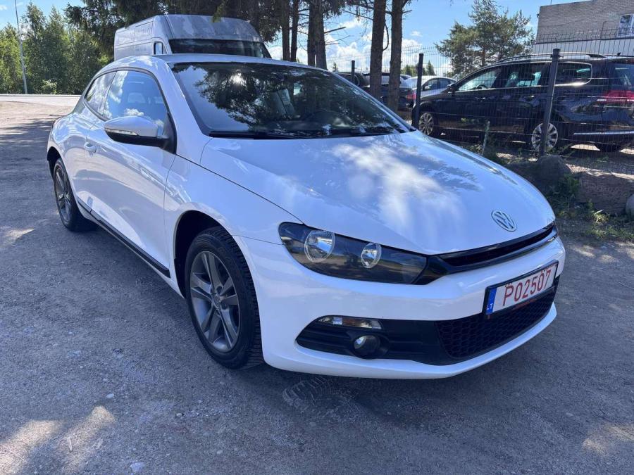 White Volkswagen Scirocco 2013 in Gargzdai, with an engine capacity of 1.40 L and mileage of 261 thousand km for 4499 €, photo 4 on AUTOMOTO.COM.LV