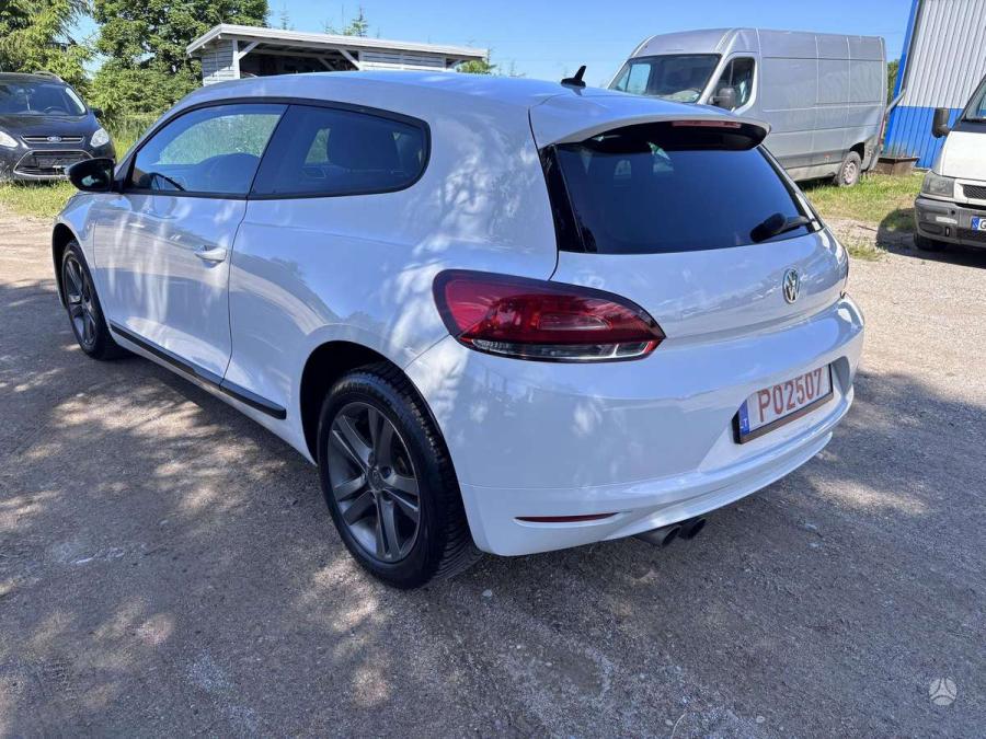 White Volkswagen Scirocco 2013 in Gargzdai, with an engine capacity of 1.40 L and mileage of 261 thousand km for 4499 €, photo 8 on AUTOMOTO.COM.LV
