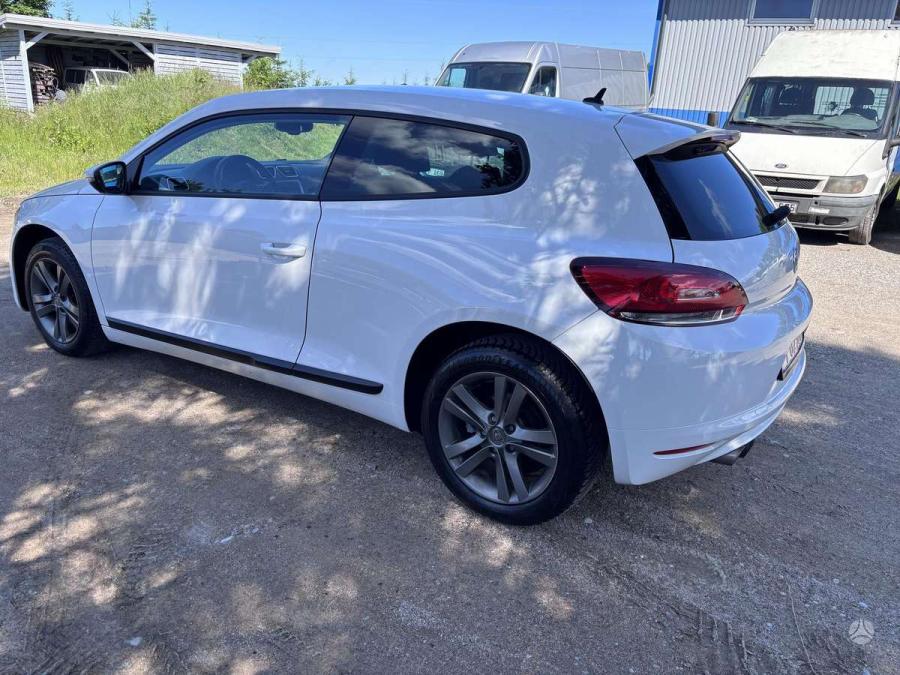 White Volkswagen Scirocco 2013 in Gargzdai, with an engine capacity of 1.40 L and mileage of 261 thousand km for 4499 €, photo 9 on AUTOMOTO.COM.LV