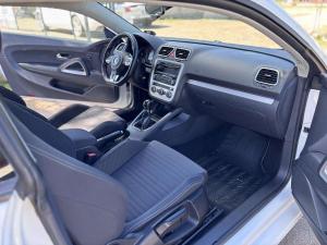 White Volkswagen Scirocco 2013 in Gargzdai, with an engine capacity of 1.40 L and mileage of 261 thousand km for 4499 €, photo 13 on AUTOMOTO.COM.LV