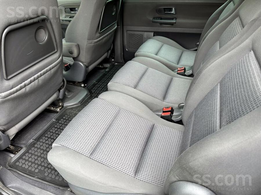 Melns Volkswagen Sharan 2007 Rīga, ar dzinēja tilpumu 2.00 L un nobraukumu 330 tūkst. km par 4200 €, foto 12 vietnē AUTOMOTO.COM.LV