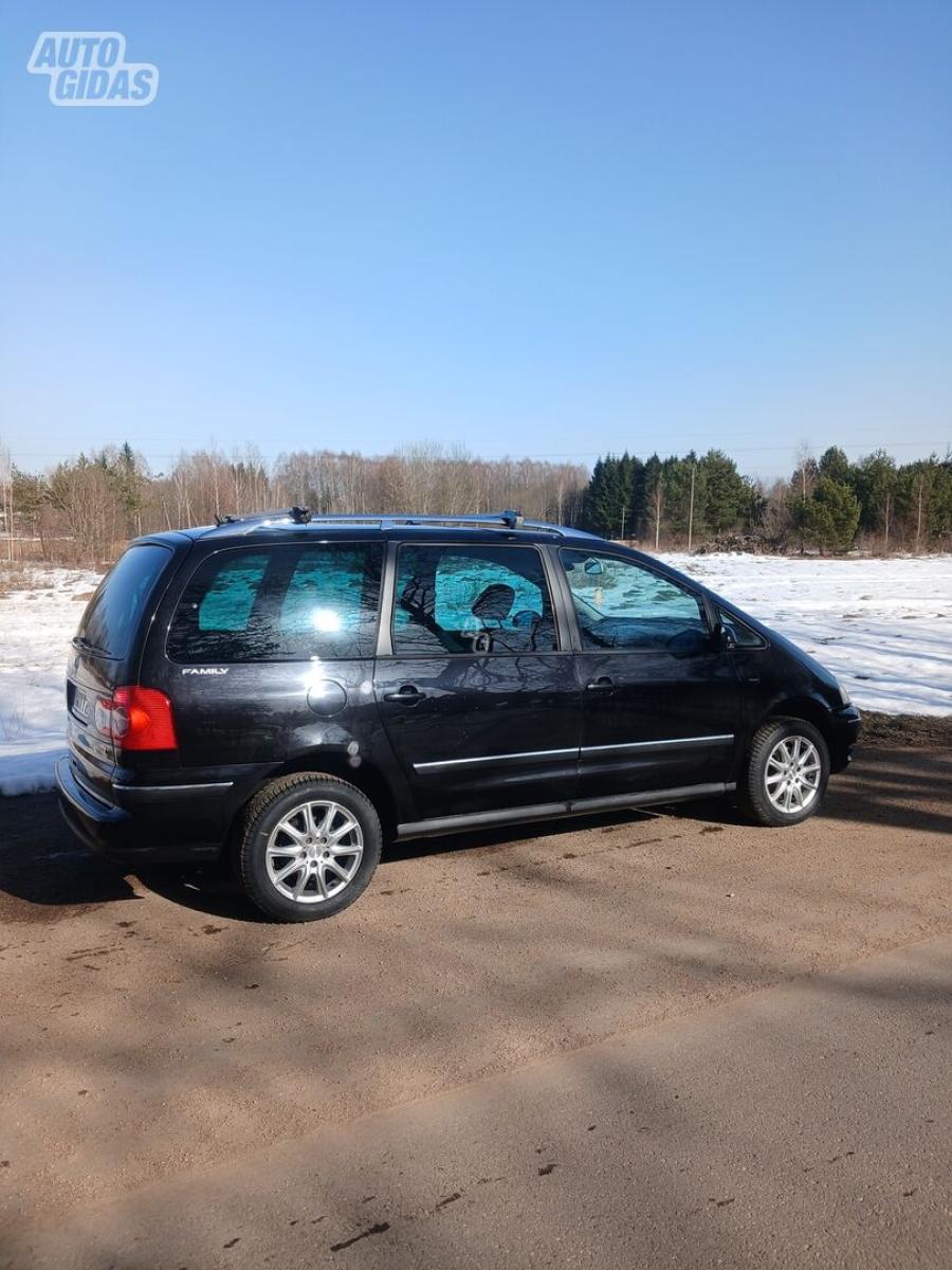 Black Volkswagen Sharan 2005 in Vilnius, with an engine capacity of 1.90 L and mileage of 336 thousand km for 2850 €, photo 6 on AUTOMOTO.COM.LV