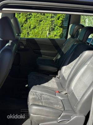 Black Volkswagen Sharan 2011 in Kohtla-Jarve, with an engine capacity of 2.00 L and mileage of 282 thousand km for 9690 €, photo 6 on AUTOMOTO.COM.LV