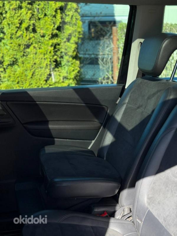 Black Volkswagen Sharan 2011 in Kohtla-Jarve, with an engine capacity of 2.00 L and mileage of 282 thousand km for 9690 €, photo 6 on AUTOMOTO.COM.LV