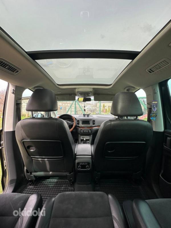 Black Volkswagen Sharan 2011 in Kohtla-Jarve, with an engine capacity of 2.00 L and mileage of 282 thousand km for 9690 €, photo 9 on AUTOMOTO.COM.LV