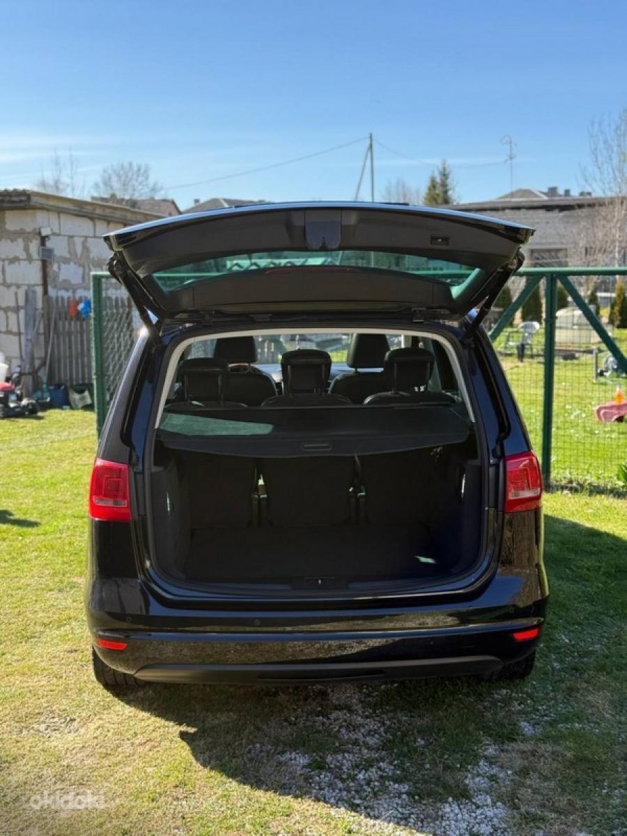 Black Volkswagen Sharan 2011 in Kohtla-Jarve, with an engine capacity of 2.00 L and mileage of 282 thousand km for 9690 €, photo 15 on AUTOMOTO.COM.LV