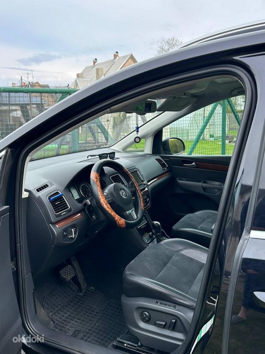 Black Volkswagen Sharan 2011 in Kohtla-Jarve, with an engine capacity of 2.00 L and mileage of 282 thousand km for 9690 €, photo 21 on AUTOMOTO.COM.LV