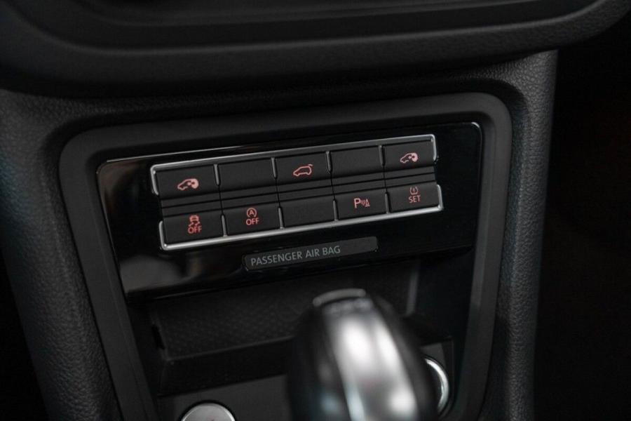 Black Volkswagen Sharan 2014 in Vilnius, with an engine capacity of 2.00 L and mileage of 255 thousand km for 11700 €, photo 15 on AUTOMOTO.COM.LV