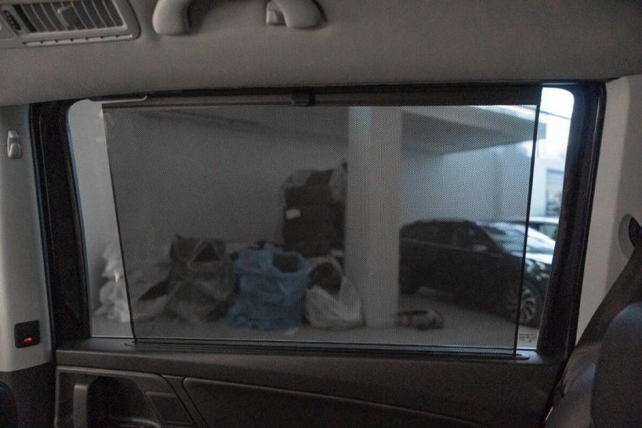 Black Volkswagen Sharan 2014 in Vilnius, with an engine capacity of 2.00 L and mileage of 255 thousand km for 11700 €, photo 19 on AUTOMOTO.COM.LV