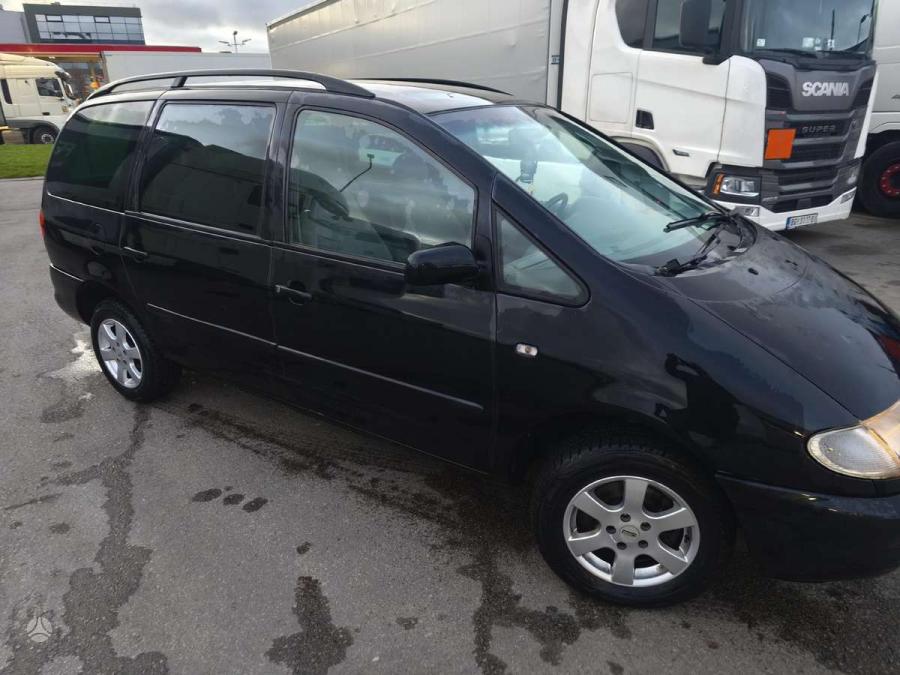Melns Volkswagen Sharan 1998 Klaipėda, ar dzinēja tilpumu 1.78 L un nobraukumu 300 tūkst. km par 1300 €, foto 3 vietnē AUTOMOTO.COM.LV