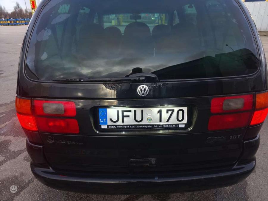 Melns Volkswagen Sharan 1998 Klaipėda, ar dzinēja tilpumu 1.78 L un nobraukumu 300 tūkst. km par 1300 €, foto 10 vietnē AUTOMOTO.COM.LV