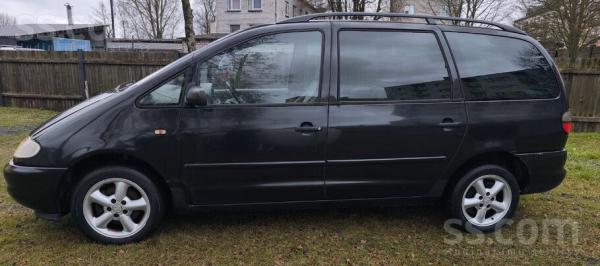 Black Volkswagen Sharan 1999 in Liepaja, with an engine capacity of 1.90 L and mileage of 498 thousand km for 950 €, photo 2 on AUTOMOTO.COM.LV